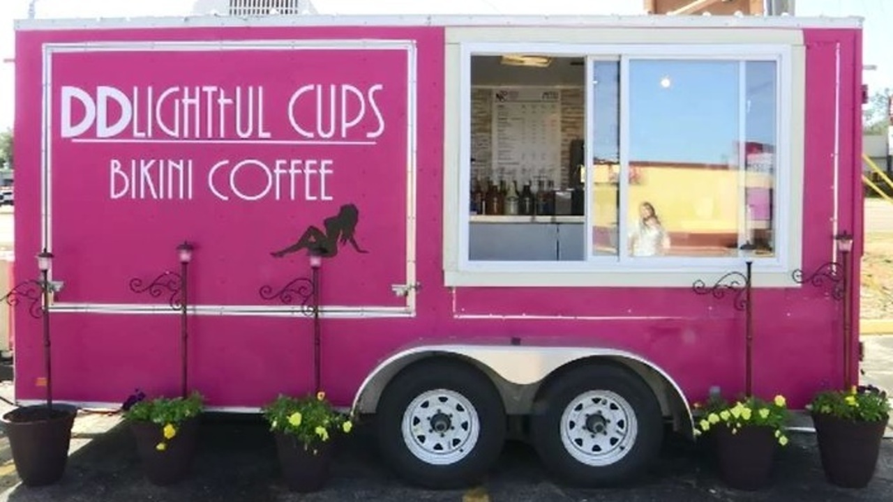 Bikini Clad Barista Turning Heads In Jacksonville